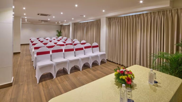 Best Hotels in Brookfield – Luxury Stay Awaits at Grand Continent