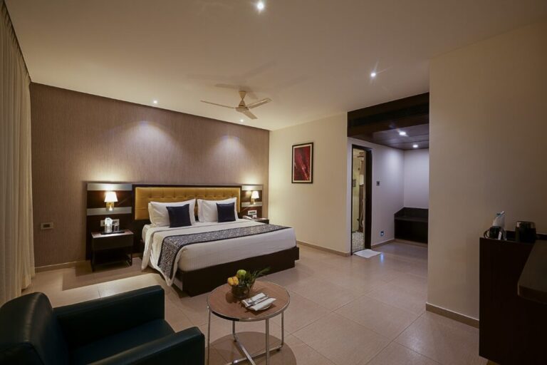 Best Hotels in Brookfield – Luxury Stay Awaits at Grand Continent
